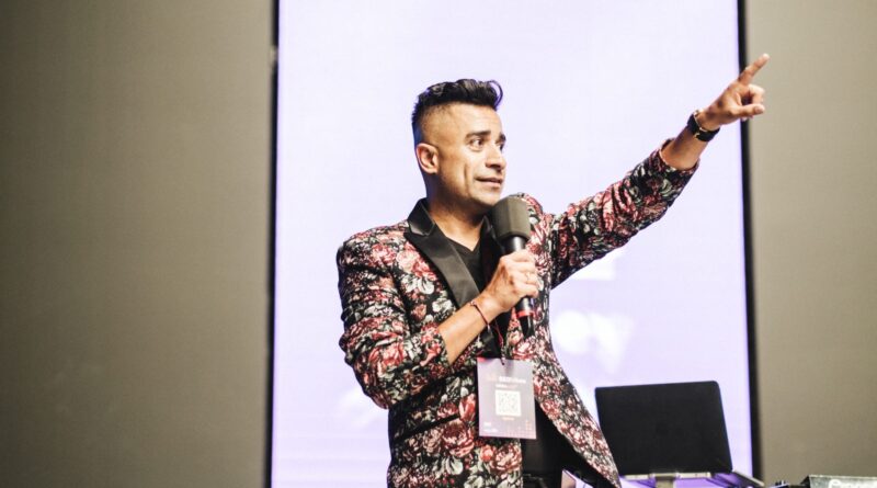Best Sales Guy In SEO - The Visual Communication Guy